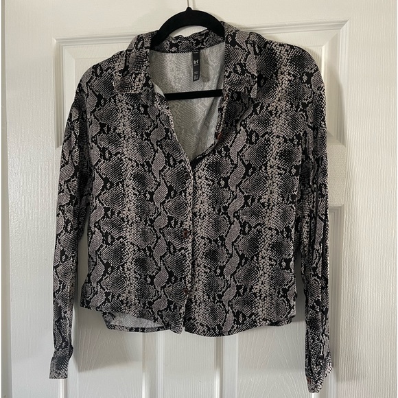 Zara | Tops | Zara Snake Skin Blouse | Poshmark
